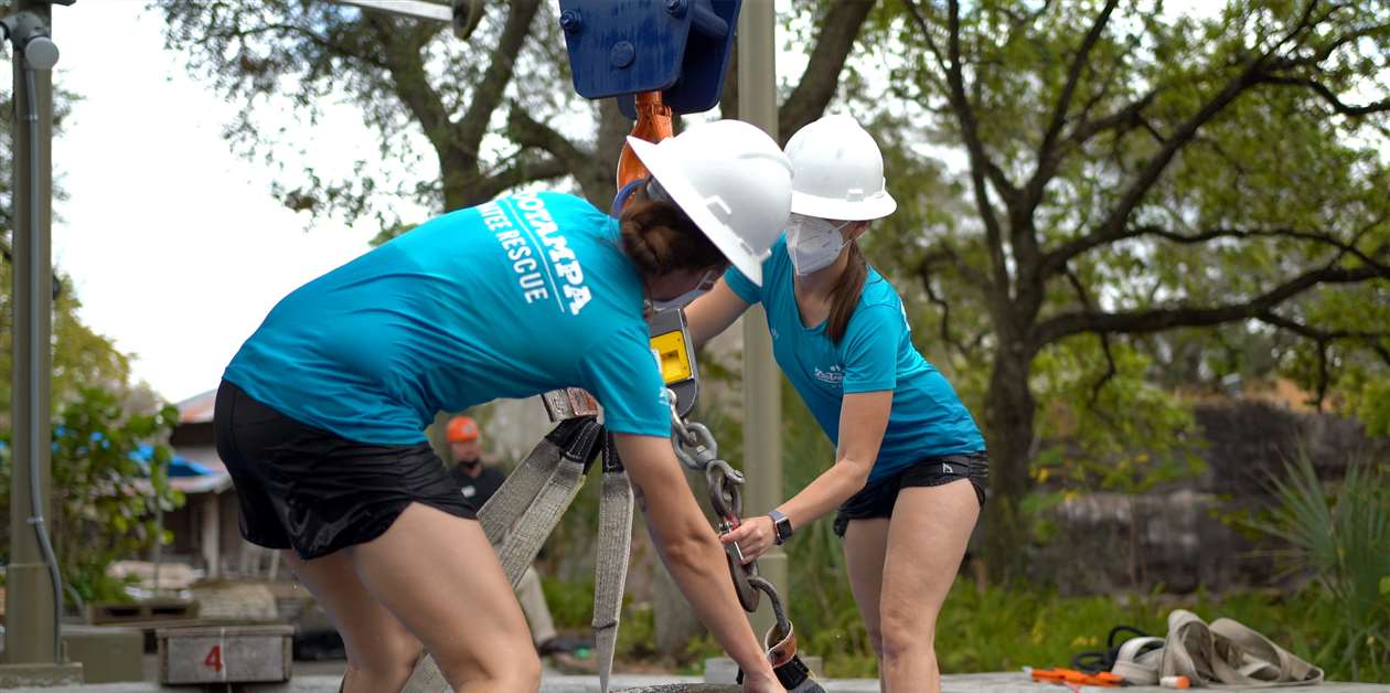 Florida zoo utilizes Shuttlelift for manatee rehab - Crane & Transport ...