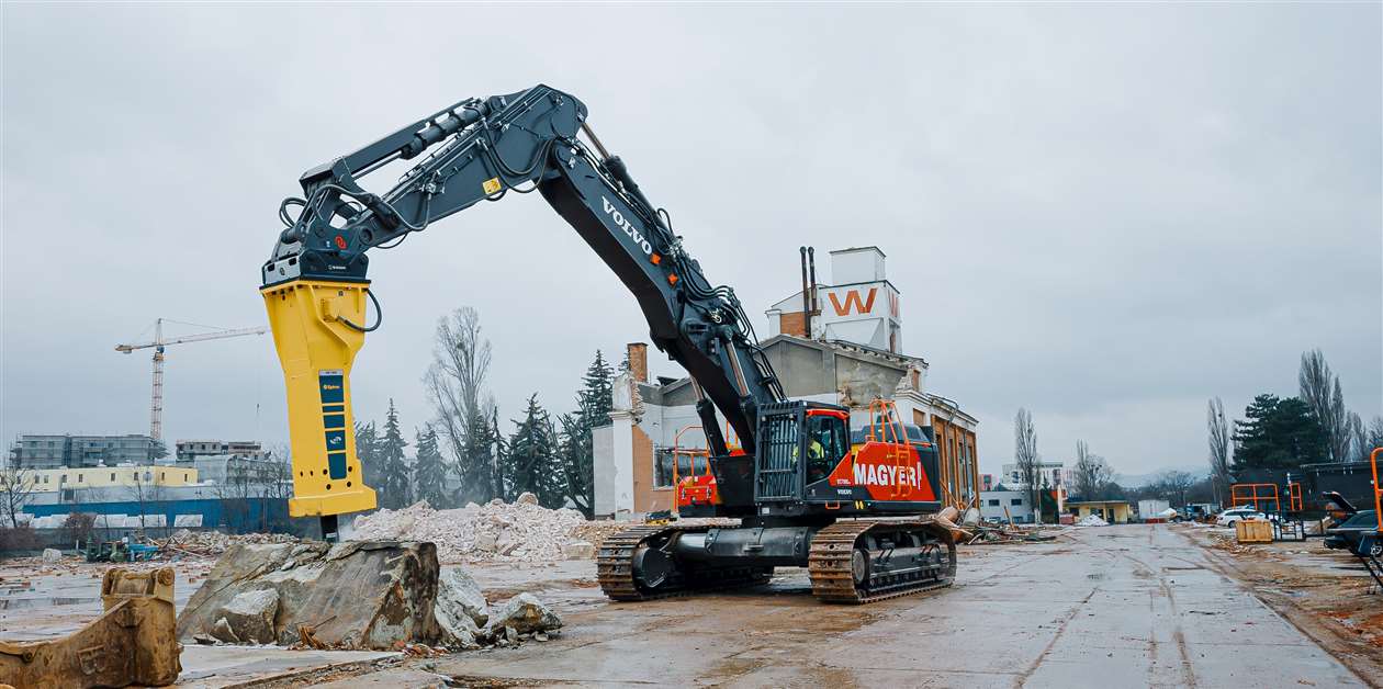 Austrian debut for ‘heavyweight’ Epiroc attachments - Crane & Transport ...
