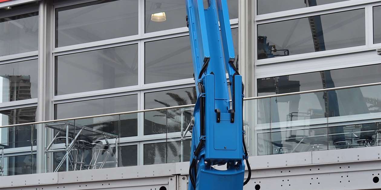 Genie Stage V engines feature ‘smart’ technology - Crane & Transport ...