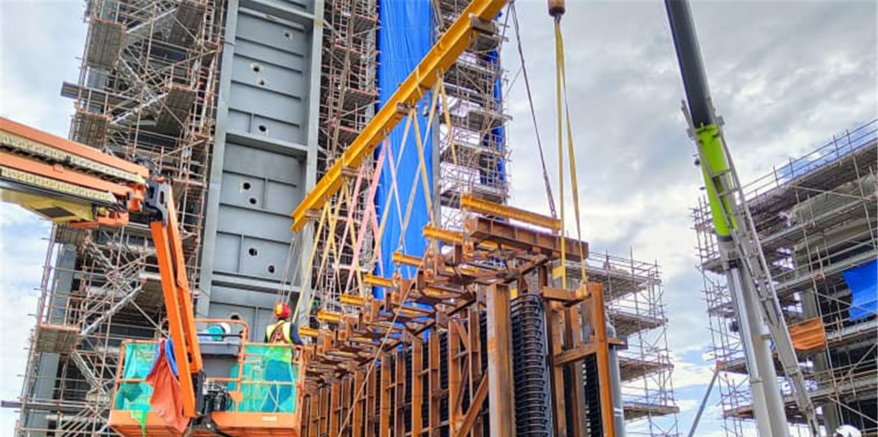 Sarens Installs HRSG-OT Modules In Malaysia - Crane & Transport Briefing
