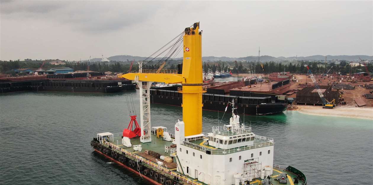Big MacGregor heavy lift crane order - Crane & Transport Briefing
