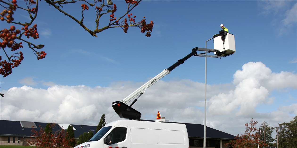 Versalift launches world’s highest van mount - Crane & Transport Briefing