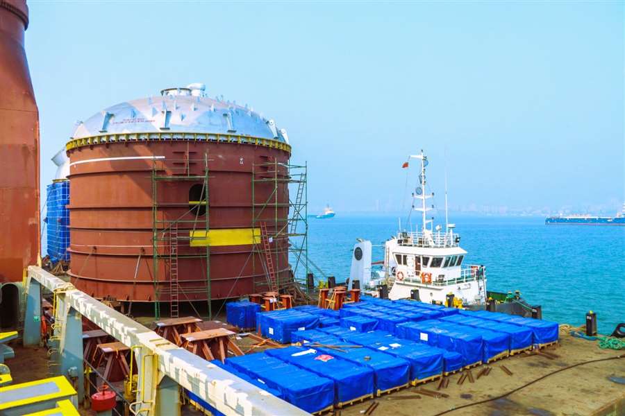 Total Movements delivers for ADNOC - Crane & Transport Briefing