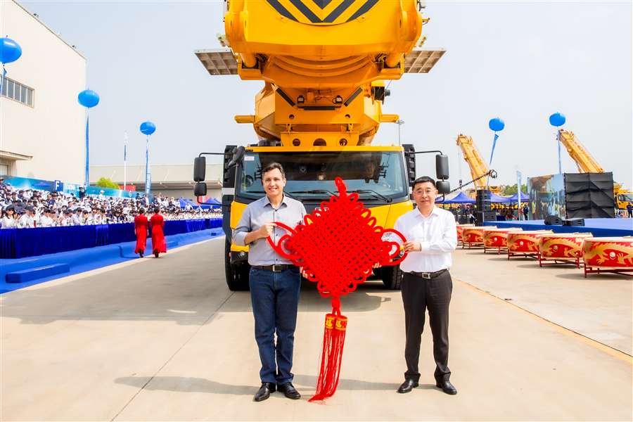 XCMG exports biggest crane to date - Crane & Transport Briefing